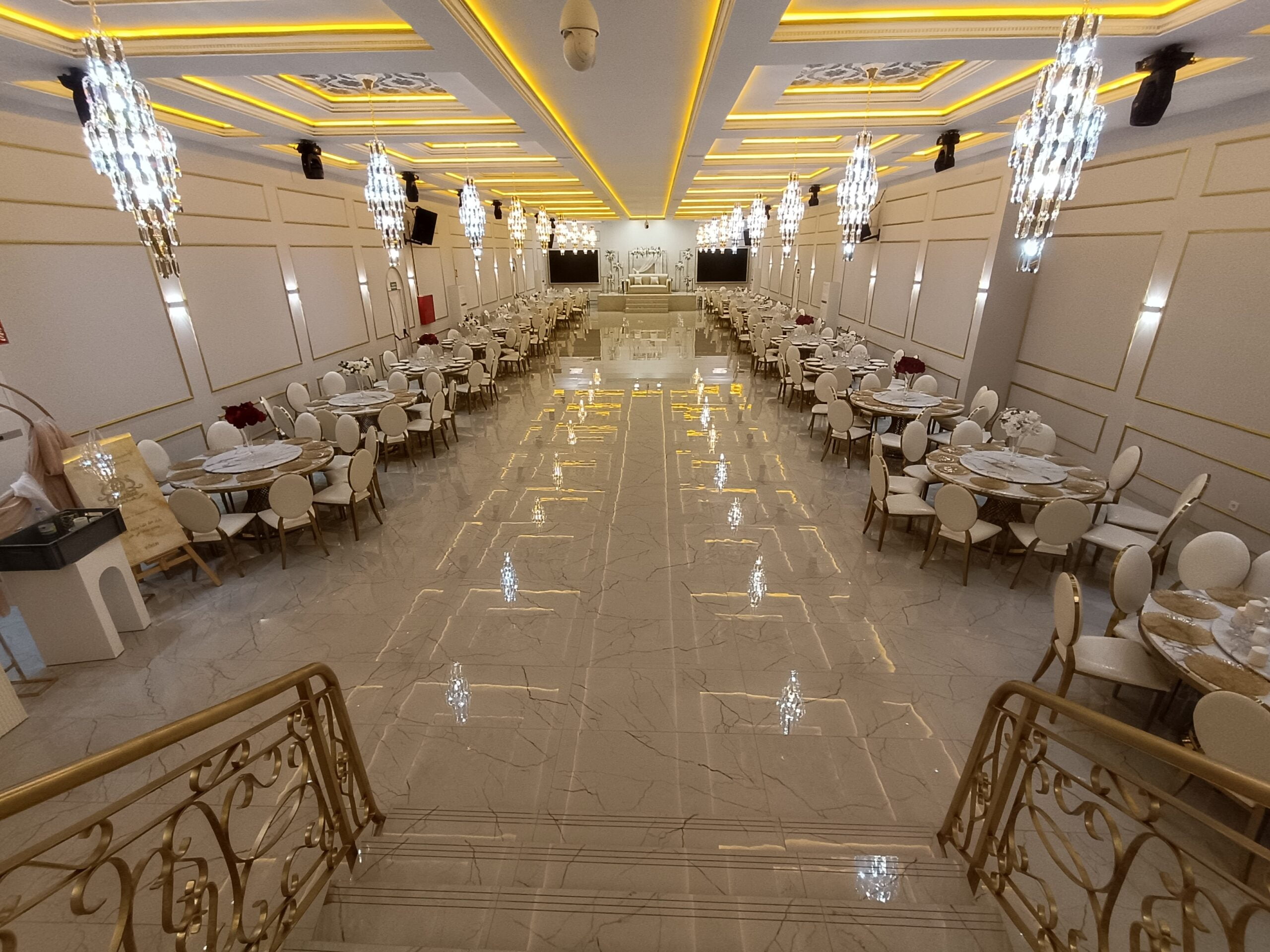 Descubre la Elegancia y Espacio del Salón "Grand Palace" - eventspalace.es